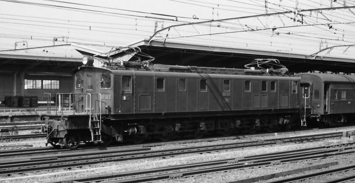 EF14_(吹二）_大阪駅構内入換